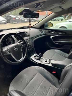 Zils Opel Insignia 2010 Ogre, ar dzinēja tilpumu 2.00 L un nobraukumu 240 tūkst. km par 2500 €, foto 6 vietnē AUTOMOTO.COM.LV