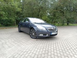 Blue Opel Insignia 2010 in Ogre, with an engine capacity of 2.00 L and mileage of 288 thousand km for 1500 €, photo  on AUTOMOTO.COM.LV