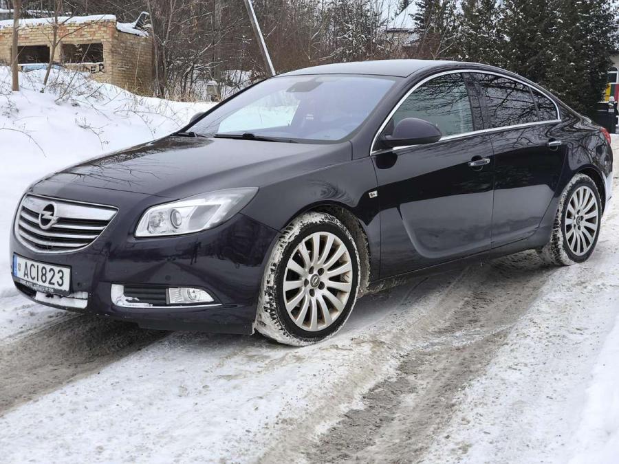 Blue Opel Insignia 2012 in Vilnius, with an engine capacity of 1.36 L and mileage of 250 thousand km for 2950 €, photo 2 on AUTOMOTO.COM.LV
