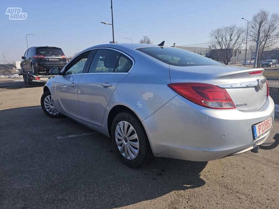 Blue Opel Insignia 2012 in Kaunas, with an engine capacity of 2.00 L and mileage of 281 thousand km for 2950 €, photo 11 on AUTOMOTO.COM.LV
