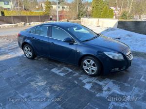 Blue Opel Insignia 2012 in Tallinn, with an engine capacity of 2.00 L and mileage of 242 thousand km for 3500 €, photo 3 on AUTOMOTO.COM.LV