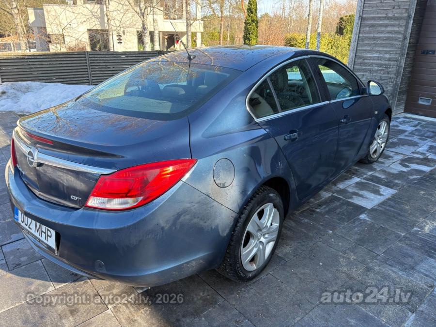 Blue Opel Insignia 2012 in Tallinn, with an engine capacity of 2.00 L and mileage of 242 thousand km for 3500 €, photo 4 on AUTOMOTO.COM.LV