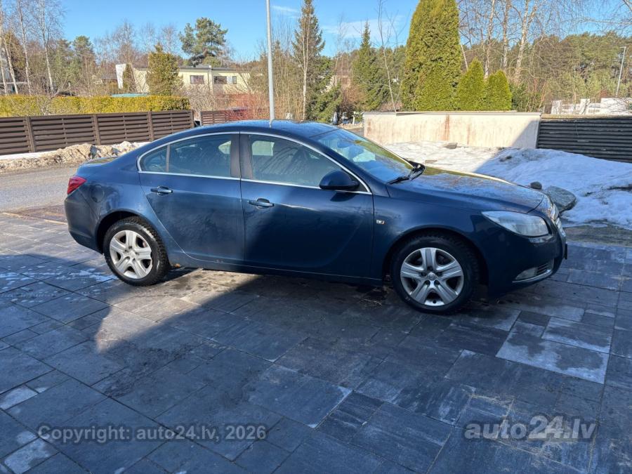 Blue Opel Insignia 2012 in Tallinn, with an engine capacity of 2.00 L and mileage of 242 thousand km for 3500 €, photo 5 on AUTOMOTO.COM.LV