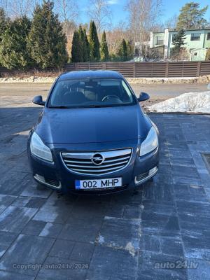 Blue Opel Insignia 2012 in Tallinn, with an engine capacity of 2.00 L and mileage of 242 thousand km for 3500 €, photo 6 on AUTOMOTO.COM.LV