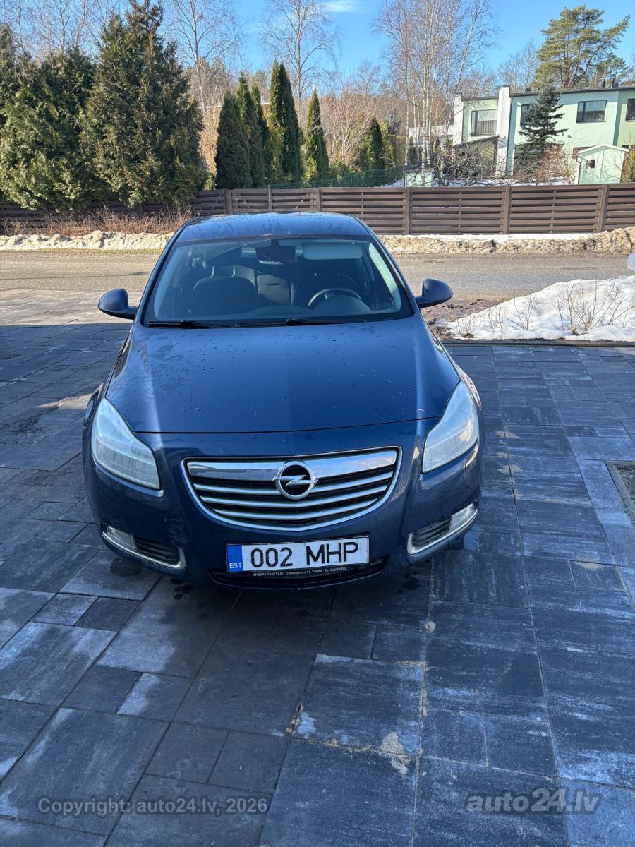 Blue Opel Insignia 2012 in Tallinn, with an engine capacity of 2.00 L and mileage of 242 thousand km for 3500 €, photo 6 on AUTOMOTO.COM.LV