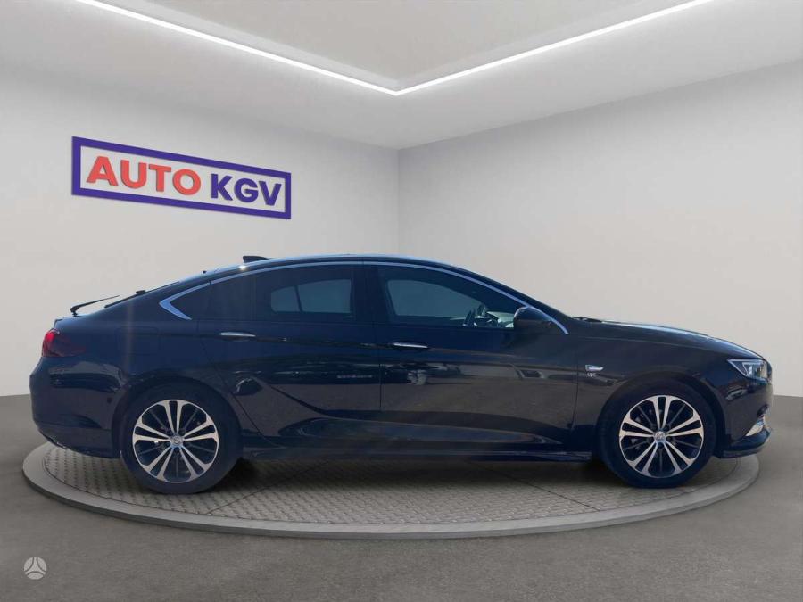 Blue Opel Insignia 2017 in Klaipeda, with an engine capacity of 1.60 L and mileage of 307 thousand km for 7999 €, photo 7 on AUTOMOTO.COM.LV