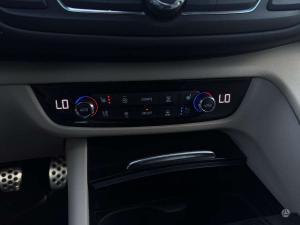 Blue Opel Insignia 2017 in Klaipeda, with an engine capacity of 1.60 L and mileage of 307 thousand km for 7999 €, photo 17 on AUTOMOTO.COM.LV