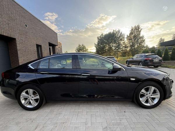 Blue Opel Insignia 2017 in Vilnius, with an engine capacity of 1.50 L and mileage of 196 thousand km for 4800 €, photo 9 on AUTOMOTO.COM.LV