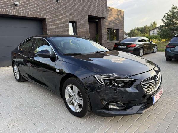 Blue Opel Insignia 2017 in Vilnius, with an engine capacity of 1.50 L and mileage of 196 thousand km for 4800 €, photo 11 on AUTOMOTO.COM.LV