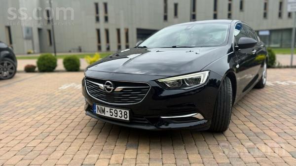 Blue Opel Insignia 2018 in Riga, with an engine capacity of 1.50 L and mileage of 254 thousand km for 11490 €, photo 3 on AUTOMOTO.COM.LV