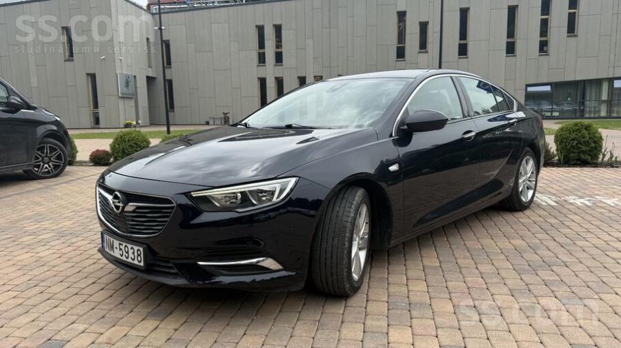 Blue Opel Insignia 2018 in Riga, with an engine capacity of 1.50 L and mileage of 254 thousand km for 11490 €, photo 5 on AUTOMOTO.COM.LV