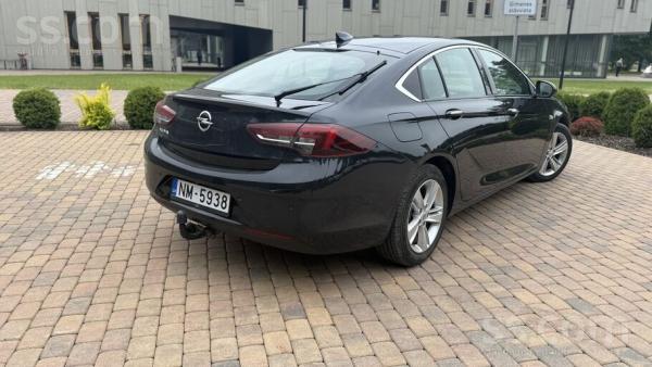 Blue Opel Insignia 2018 in Riga, with an engine capacity of 1.50 L and mileage of 254 thousand km for 11490 €, photo 6 on AUTOMOTO.COM.LV