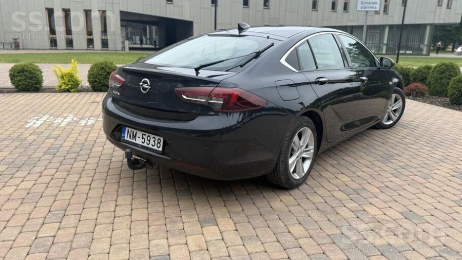 Blue Opel Insignia 2018 in Riga, with an engine capacity of 1.50 L and mileage of 254 thousand km for 11490 €, photo 7 on AUTOMOTO.COM.LV