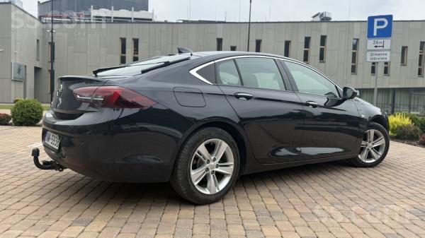 Blue Opel Insignia 2018 in Riga, with an engine capacity of 1.50 L and mileage of 254 thousand km for 11490 €, photo 7 on AUTOMOTO.COM.LV