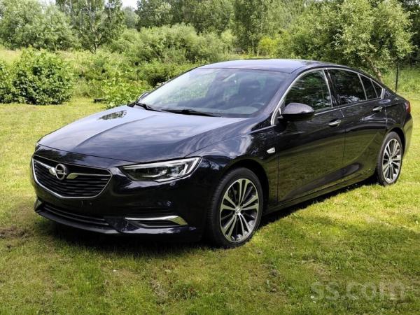 Blue Opel Insignia 2018 in Riga, with an engine capacity of 1.50 L and mileage of 71 thousand km for 15200 €, photo 1 on AUTOMOTO.COM.LV
