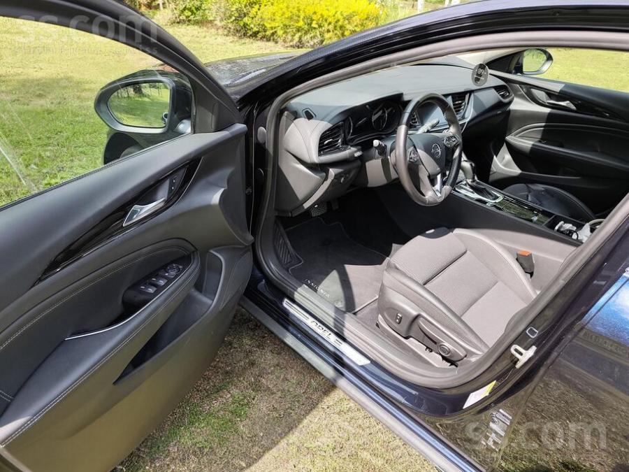 Blue Opel Insignia 2018 in Riga, with an engine capacity of 1.50 L and mileage of 71 thousand km for 15200 €, photo 7 on AUTOMOTO.COM.LV