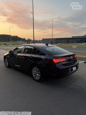 Zils Opel Insignia 2018 Viļņa, ar dzinēja tilpumu 1.60 L un nobraukumu 253 tūkst. km par 10800 €, foto  vietnē AUTOMOTO.COM.LV
