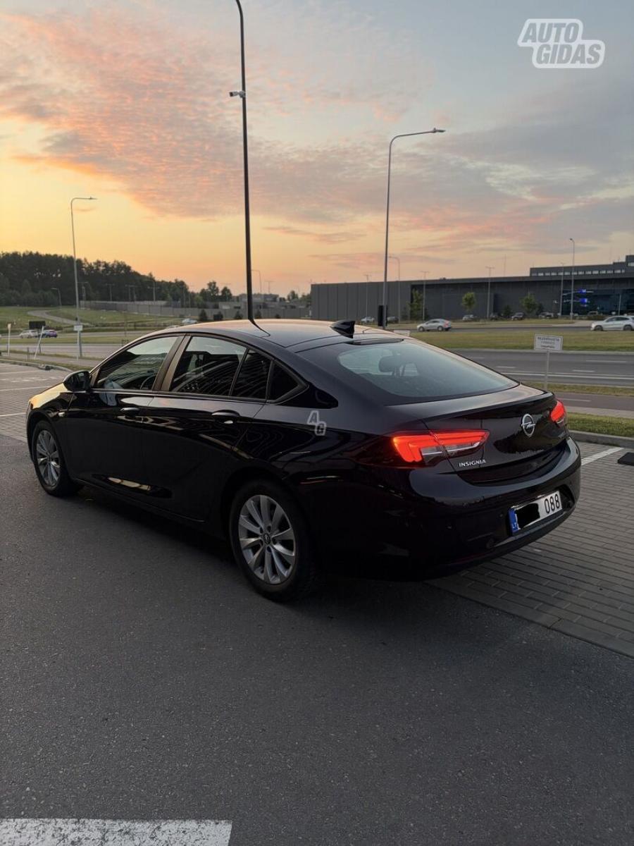 Blue Opel Insignia 2018 in Vilnius, with an engine capacity of 1.60 L and mileage of 253 thousand km for 9990 €, photo 1 on AUTOMOTO.COM.LV