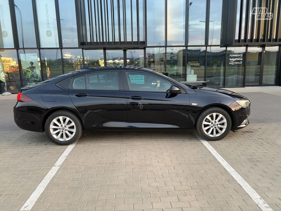 Blue Opel Insignia 2018 in Vilnius, with an engine capacity of 1.60 L and mileage of 253 thousand km for 9990 €, photo 6 on AUTOMOTO.COM.LV