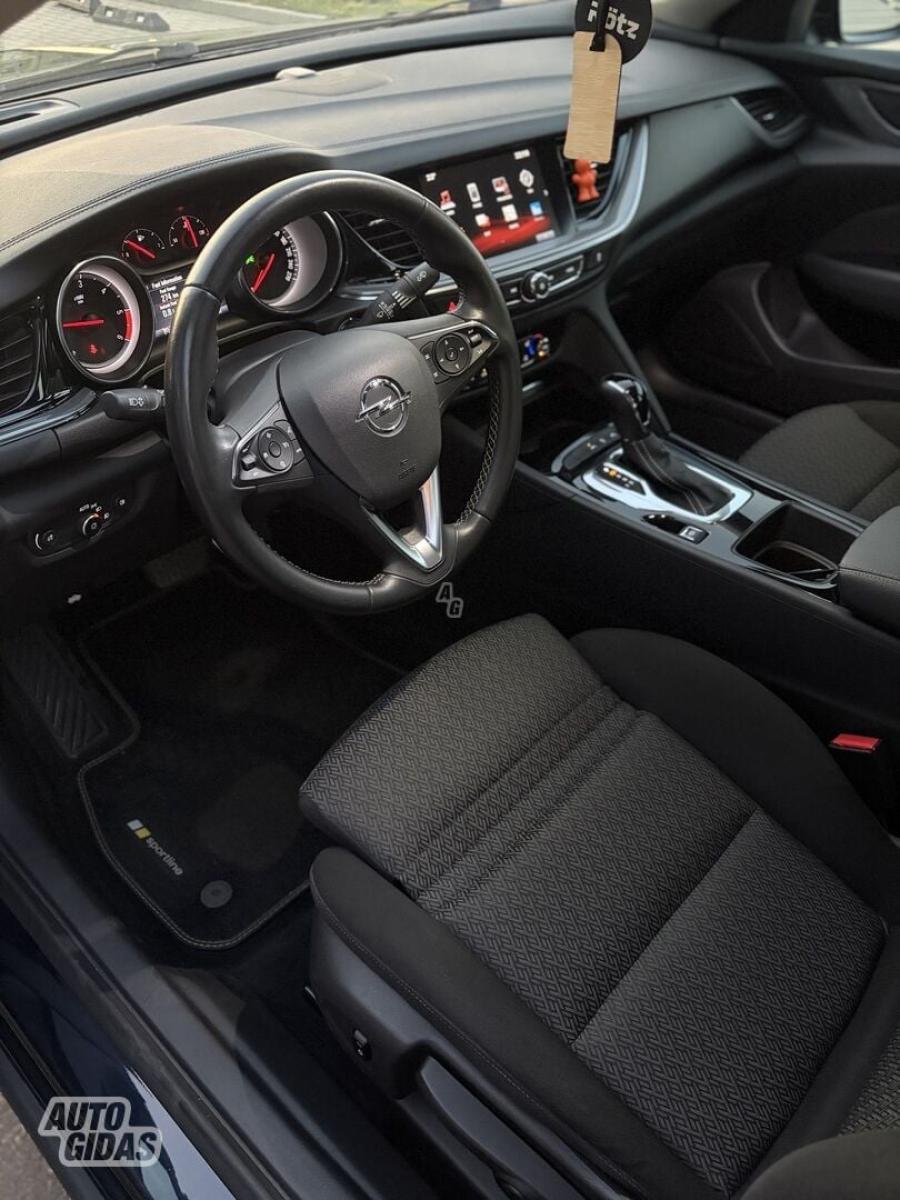Blue Opel Insignia 2018 in Vilnius, with an engine capacity of 1.60 L and mileage of 253 thousand km for 9990 €, photo 13 on AUTOMOTO.COM.LV