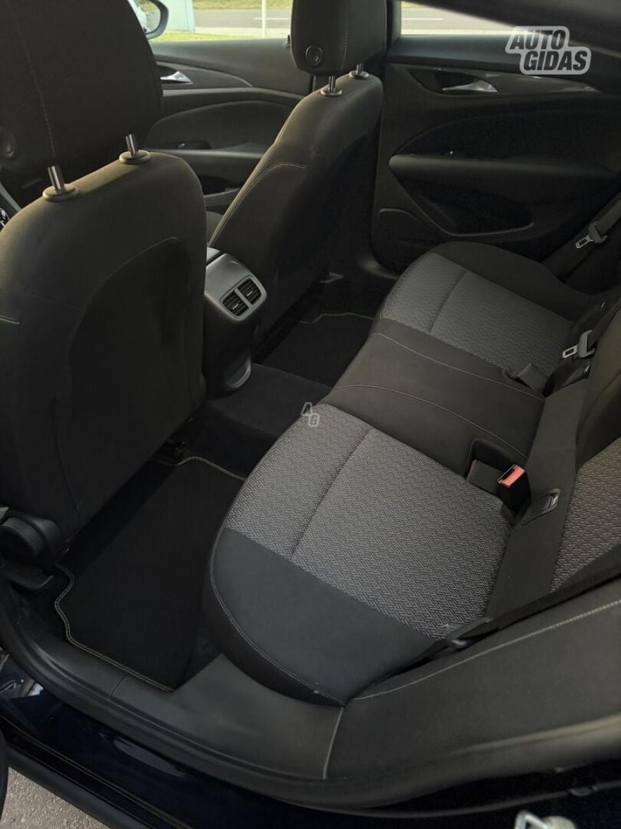 Blue Opel Insignia 2018 in Vilnius, with an engine capacity of 1.60 L and mileage of 253 thousand km for 9990 €, photo 15 on AUTOMOTO.COM.LV