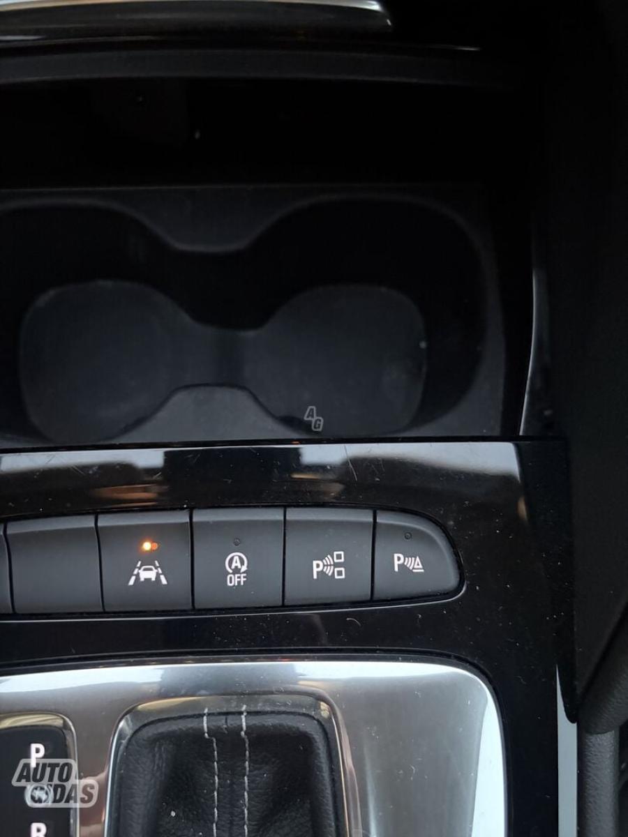 Blue Opel Insignia 2018 in Vilnius, with an engine capacity of 1.60 L and mileage of 253 thousand km for 9990 €, photo 21 on AUTOMOTO.COM.LV
