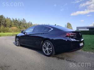 Blue Opel Insignia 2019 in Riga, with an engine capacity of 2.00 L and mileage of 184 thousand km for 10500 €, photo 4 on AUTOMOTO.COM.LV