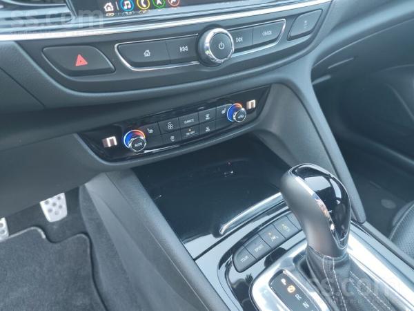 Blue Opel Insignia 2019 in Riga, with an engine capacity of 2.00 L and mileage of 184 thousand km for 10500 €, photo 11 on AUTOMOTO.COM.LV
