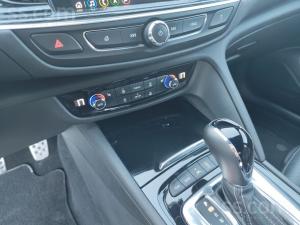 Blue Opel Insignia 2019 in Riga, with an engine capacity of 2.00 L and mileage of 184 thousand km for 10500 €, photo 11 on AUTOMOTO.COM.LV