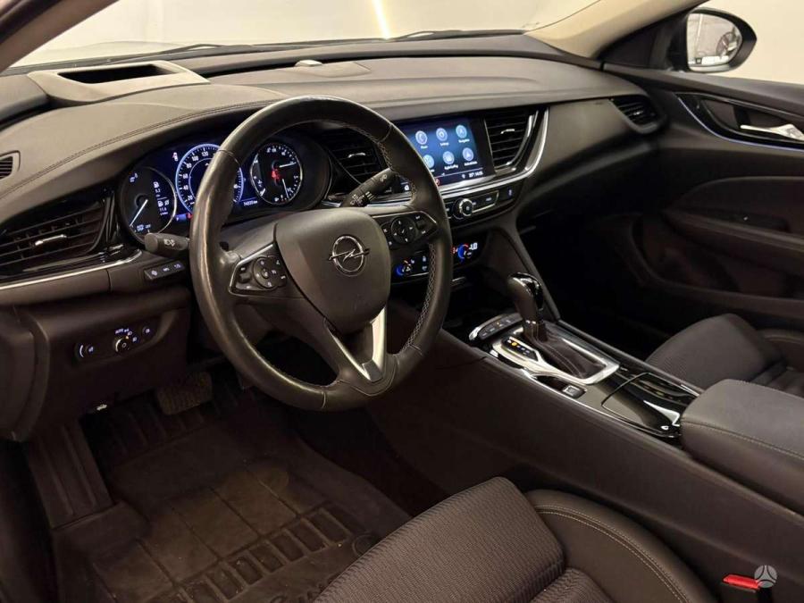 Blue Opel Insignia 2020 in Marijampole, with an engine capacity of 1.60 L and mileage of 74 thousand km for 15950 €, photo 3 on AUTOMOTO.COM.LV