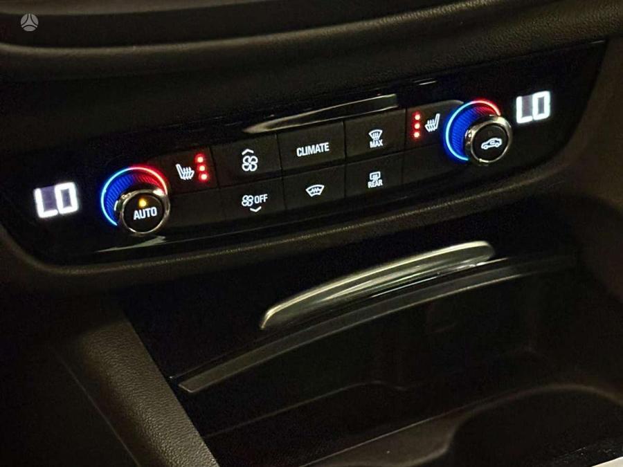 Blue Opel Insignia 2020 in Marijampole, with an engine capacity of 1.60 L and mileage of 74 thousand km for 15950 €, photo 17 on AUTOMOTO.COM.LV