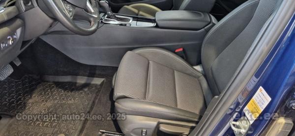 Blue Opel Insignia 2021 in Tallinn, with an engine capacity of 2.00 L and mileage of 60 thousand km for 18995 €, photo 11 on AUTOMOTO.COM.LV