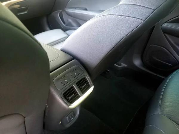 Blue Opel Insignia 2021 in Riga, with an engine capacity of 1.50 L and mileage of 139 thousand km for 10900 €, photo 5 on AUTOMOTO.COM.LV
