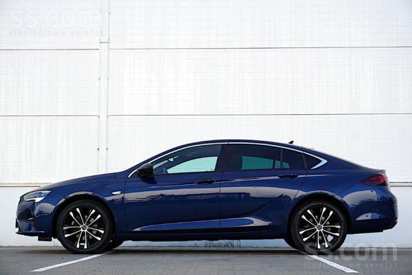 Blue Opel Insignia 2021 in Riga, with an engine capacity of 1.50 L and mileage of 139 thousand km for 10900 €, photo 6 on AUTOMOTO.COM.LV