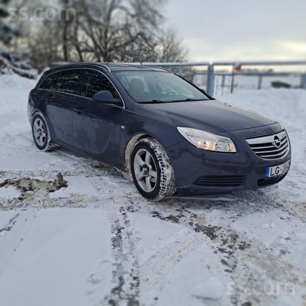 Blue Opel Insignia 2009 in Tukums, with an engine capacity of 2.00 L and mileage of 325 thousand km for 2300 €, photo 2 on AUTOMOTO.COM.LV
