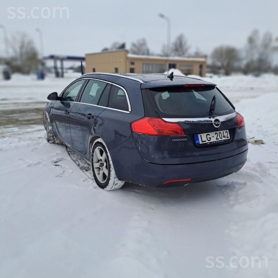 Blue Opel Insignia 2009 in Tukums, with an engine capacity of 2.00 L and mileage of 325 thousand km for 2300 €, photo 4 on AUTOMOTO.COM.LV