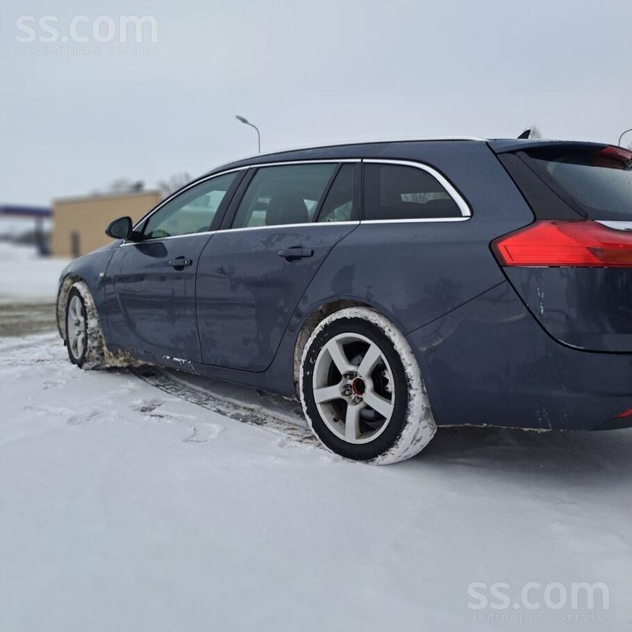 Blue Opel Insignia 2009 in Tukums, with an engine capacity of 2.00 L and mileage of 325 thousand km for 2300 €, photo 8 on AUTOMOTO.COM.LV