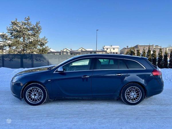 Blue Opel Insignia 2009 in Vilnius, with an engine capacity of 2.00 L and mileage of 340 thousand km for 2700 €, photo 2 on AUTOMOTO.COM.LV