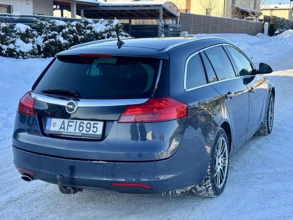 Blue Opel Insignia 2009 in Vilnius, with an engine capacity of 2.00 L and mileage of 340 thousand km for 2700 €, photo 5 on AUTOMOTO.COM.LV