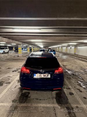 Blue Opel Insignia 2009 in Tallinn, with an engine capacity of 2.00 L and mileage of 300 thousand km for 1999 €, photo  on AUTOMOTO.COM.LV