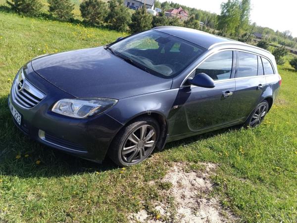 Blue Opel Insignia 2009 in Klaipeda, with an engine capacity of 2.00 L and mileage of 31 thousand km for 2200 €, photo 1 on AUTOMOTO.COM.LV