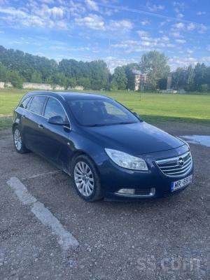 Blue Opel Insignia 2009 in Riga, with an engine capacity of 2.00 L and mileage of 228 thousand km for 1700 €, photo 3 on AUTOMOTO.COM.LV