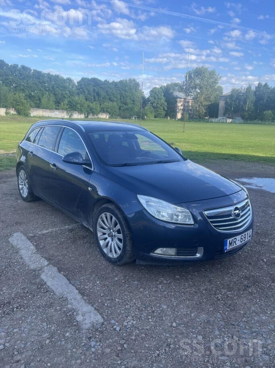 Blue Opel Insignia 2009 in Riga, with an engine capacity of 2.00 L and mileage of 228 thousand km for 1700 €, photo 3 on AUTOMOTO.COM.LV