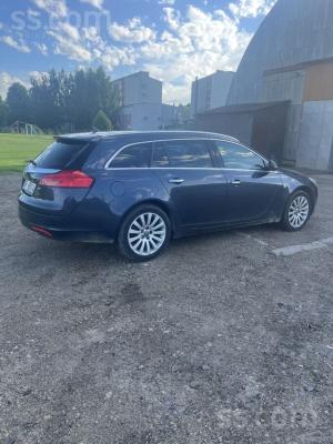Blue Opel Insignia 2009 in Riga, with an engine capacity of 2.00 L and mileage of 228 thousand km for 1700 €, photo 4 on AUTOMOTO.COM.LV