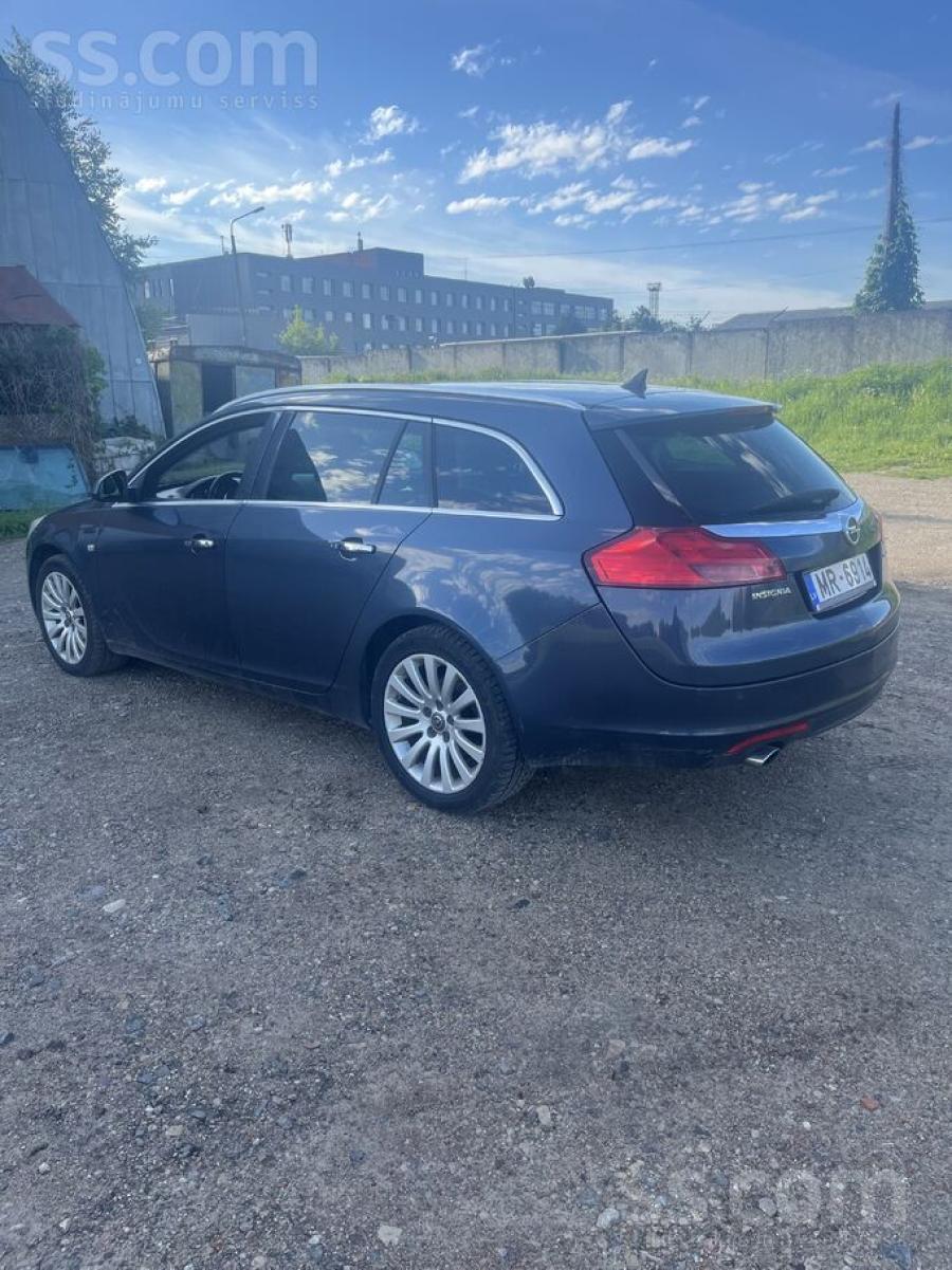 Blue Opel Insignia 2009 in Riga, with an engine capacity of 2.00 L and mileage of 228 thousand km for 1700 €, photo 5 on AUTOMOTO.COM.LV