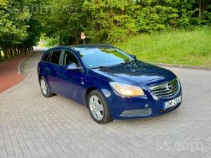 Blue Opel Insignia 2009 in Bauska, with an engine capacity of 2.00 L and mileage of 296 thousand km for 2850 €, photo 3 on AUTOMOTO.COM.LV
