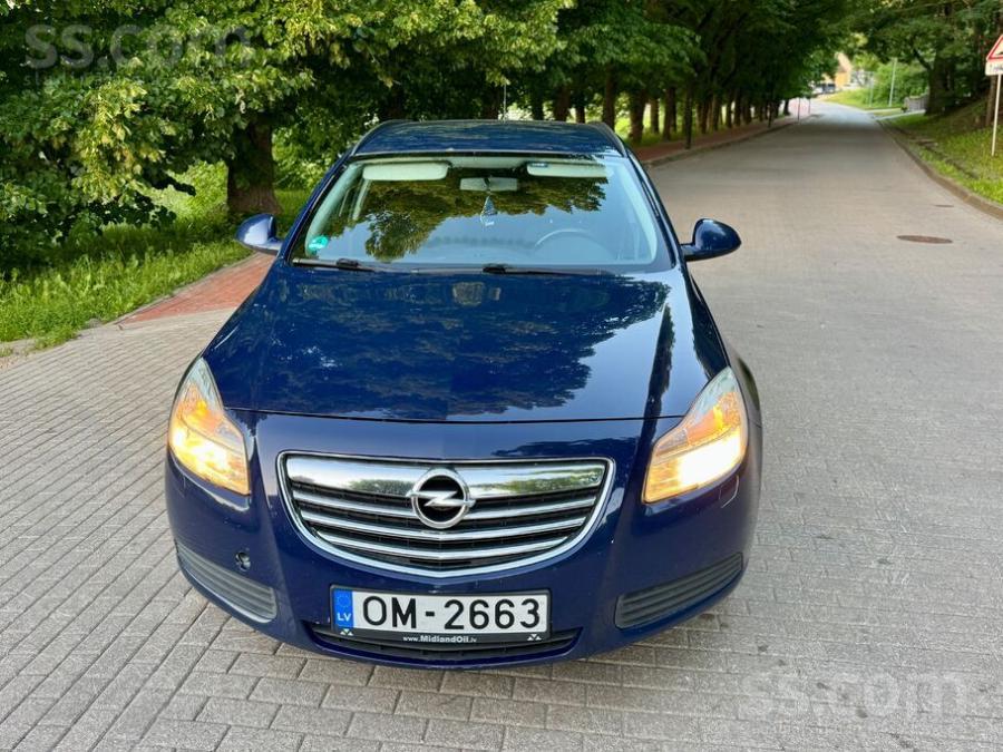 Blue Opel Insignia 2009 in Bauska, with an engine capacity of 2.00 L and mileage of 296 thousand km for 2850 €, photo 8 on AUTOMOTO.COM.LV