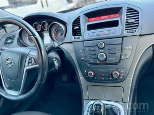 Blue Opel Insignia 2009 in Bauska, with an engine capacity of 2.00 L and mileage of 296 thousand km for 2850 €, photo 13 on AUTOMOTO.COM.LV