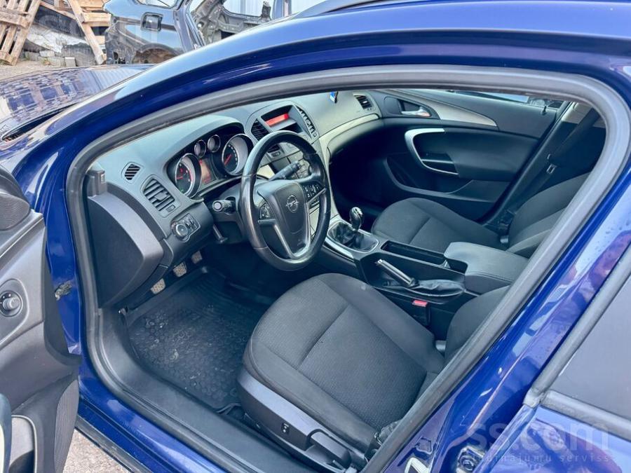 Blue Opel Insignia 2009 in Bauska, with an engine capacity of 2.00 L and mileage of 296 thousand km for 2850 €, photo 14 on AUTOMOTO.COM.LV