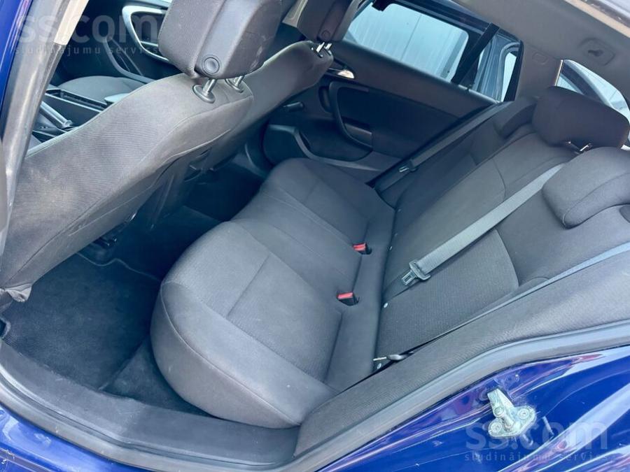 Blue Opel Insignia 2009 in Bauska, with an engine capacity of 2.00 L and mileage of 296 thousand km for 2850 €, photo 15 on AUTOMOTO.COM.LV